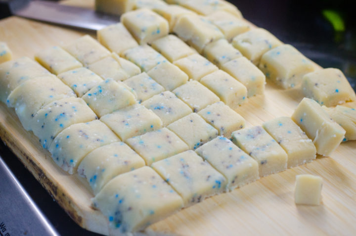 Winter Shortbread Cookie Bites! - My Incredible Recipes