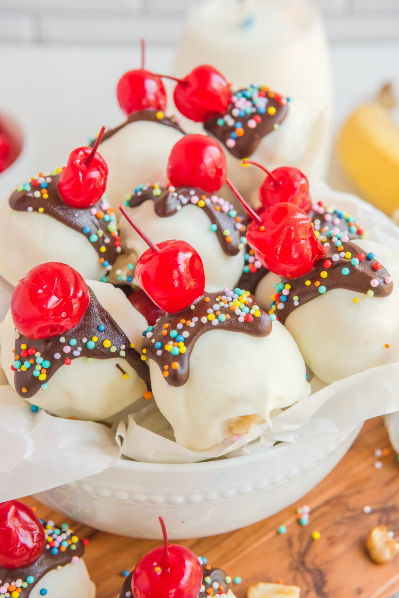 Banana Split Truffles - My Incredible Recipes