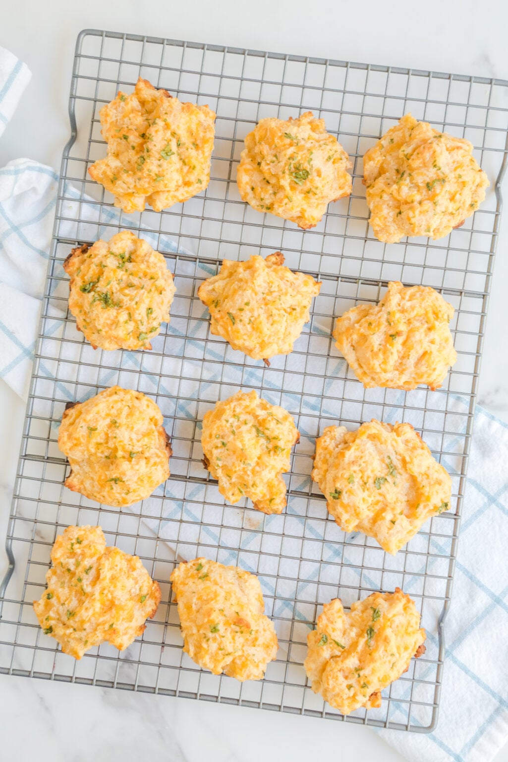Copycat Red Lobster Cheddar Bay Biscuits - My Incredible Recipes