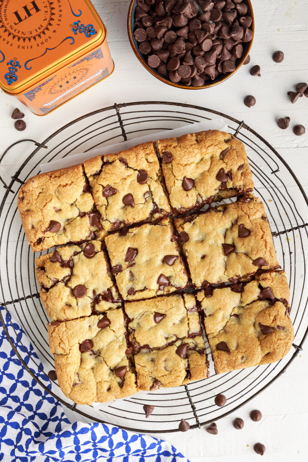 Gooey Chocolate Chip Cookie Bars - My Incredible Recipes
