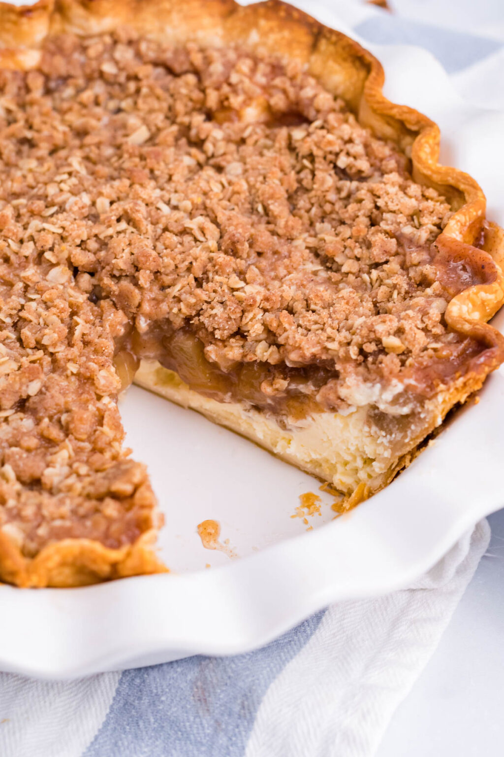 Apple Crumb Cheesecake Pie - My Incredible Recipes