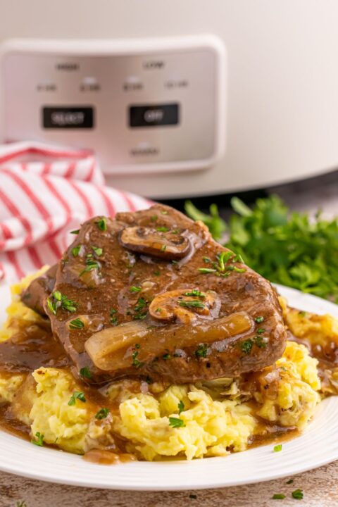 Slow Cooker Round Steak and Gravy - My Incredible Recipes