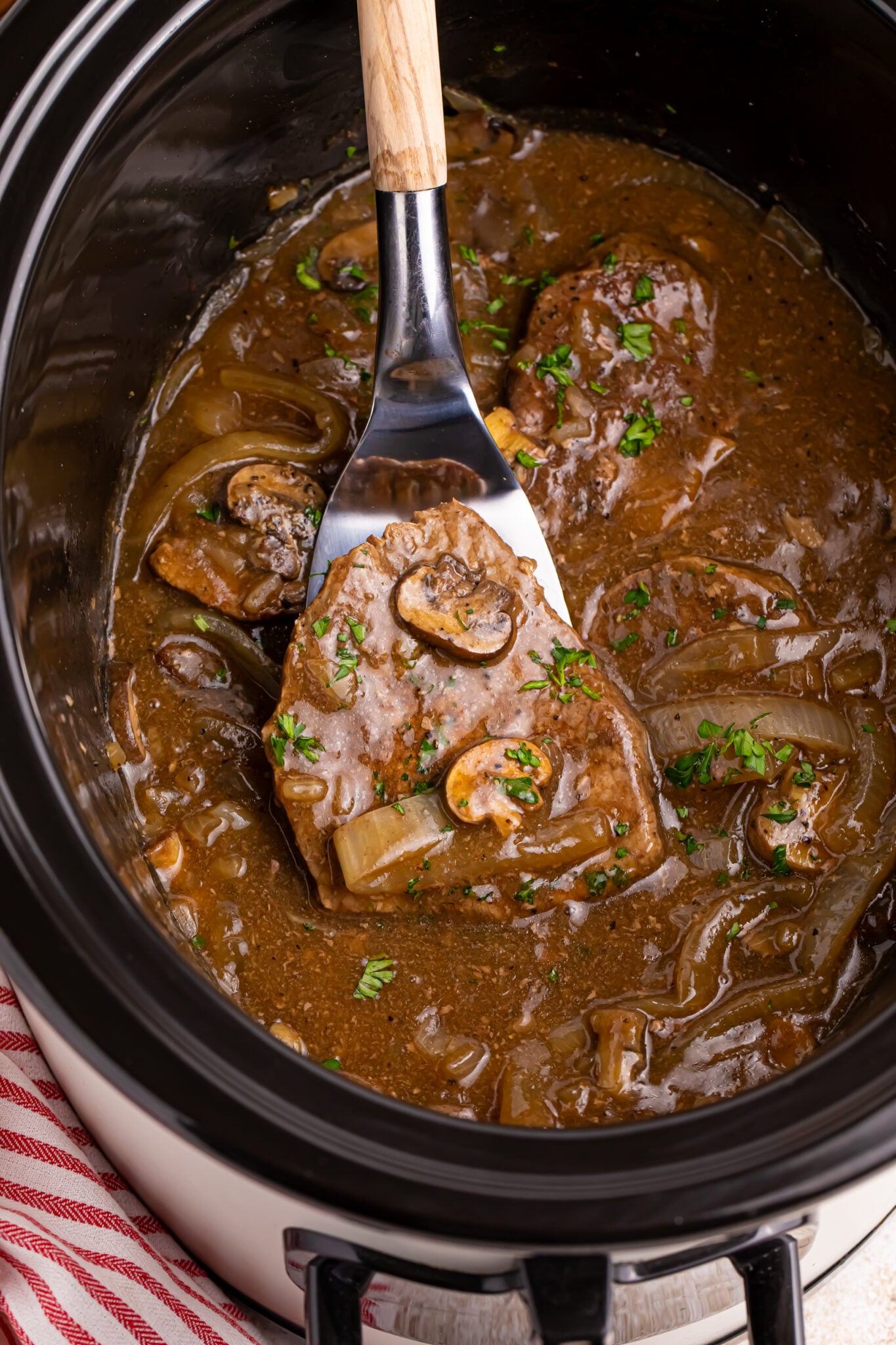 Slow Cooker Round Steak and Gravy - My Incredible Recipes