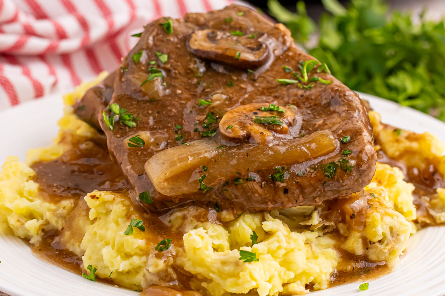 Slow Cooker Round Steak and Gravy - My Incredible Recipes