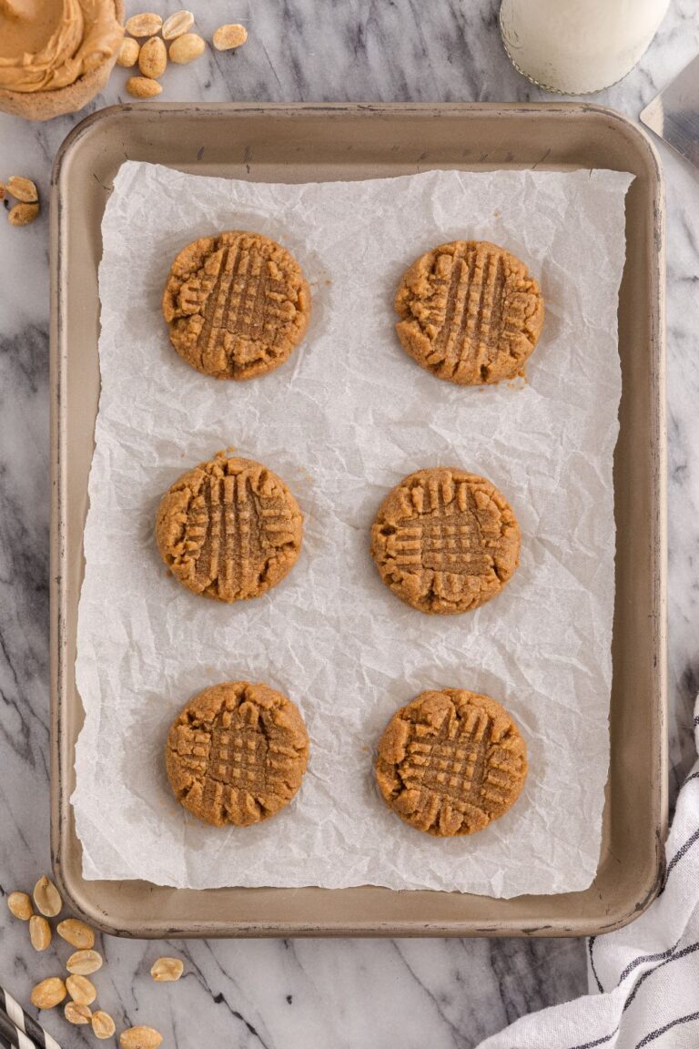 Four Ingredient Peanut Butter Cookies (Easy No-Flour Cookie Recipe ...