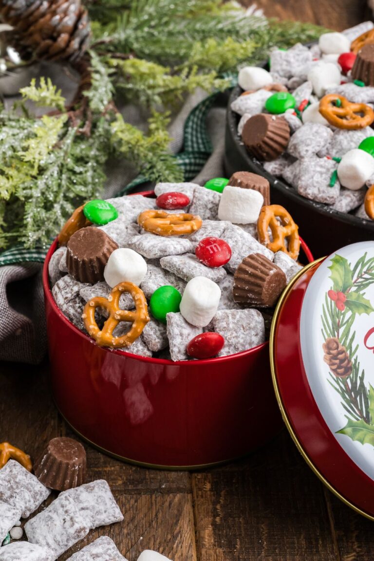 Christmas Chex Mix (No Bake Holiday Puppy Chow Snack Mix) - My ...